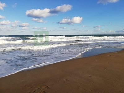 Bild: Strand mit Wellen - Natur - Gewässer